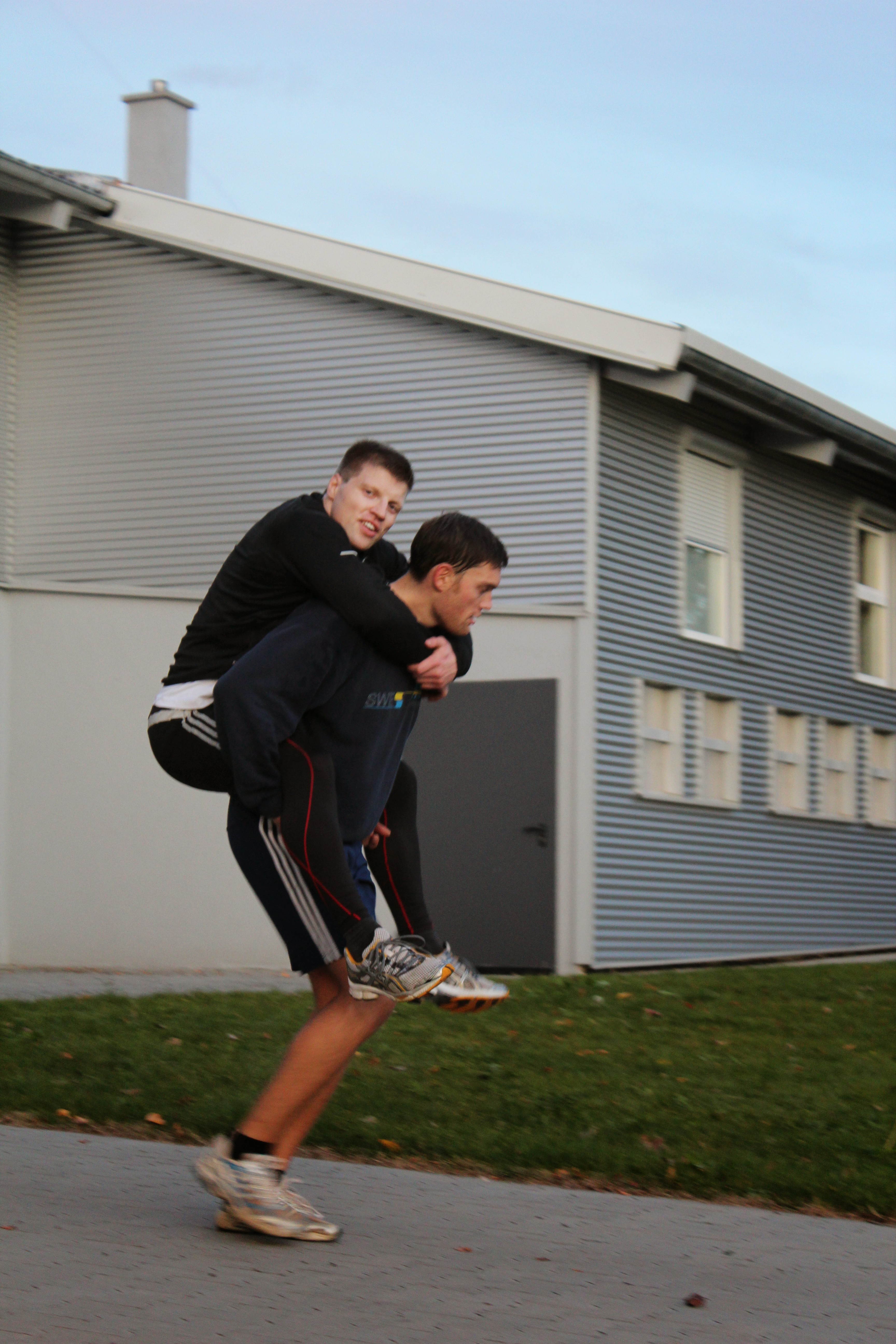 Huckepack – Spitzensport-Trainingsgeräte